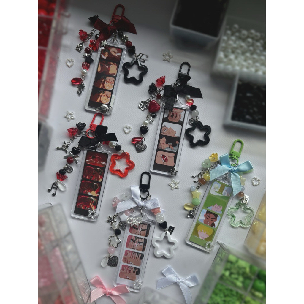 alien stage film keychains ᥫ᭡. mizisua ivantill hyunluka | Made With ...