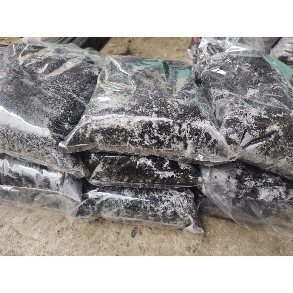 Organic Loam soil Matabang Lupa For plants Complete Organic Soil 1 Kg ...