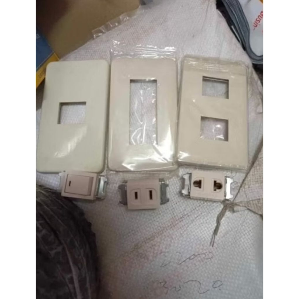 Panasonic Sold per box(10pcs)switch/outlet/universal outlet,plates ...