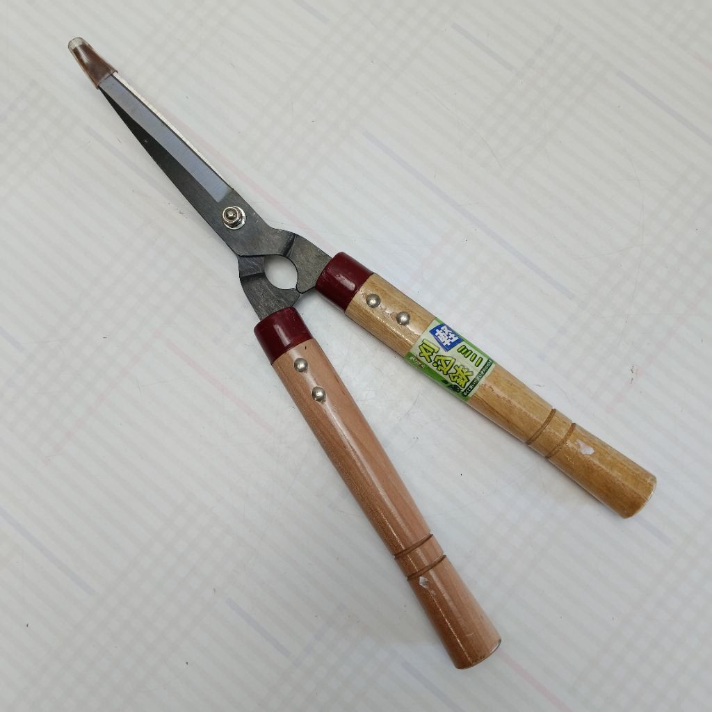 Japanese Garden Shear short Handle (sharp) | Shopee Philippines