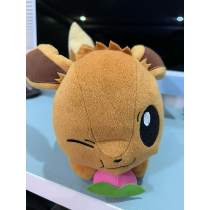 Pokemon Winking Eevee Holding Berry Big Plush Mogu Mogu Time Banpresto ...