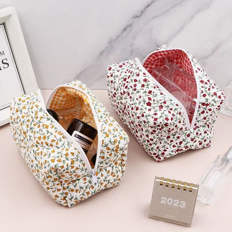 Maliit Na Fresh Flower Fluffy Quilted Makeup Bag Large Capacity ...