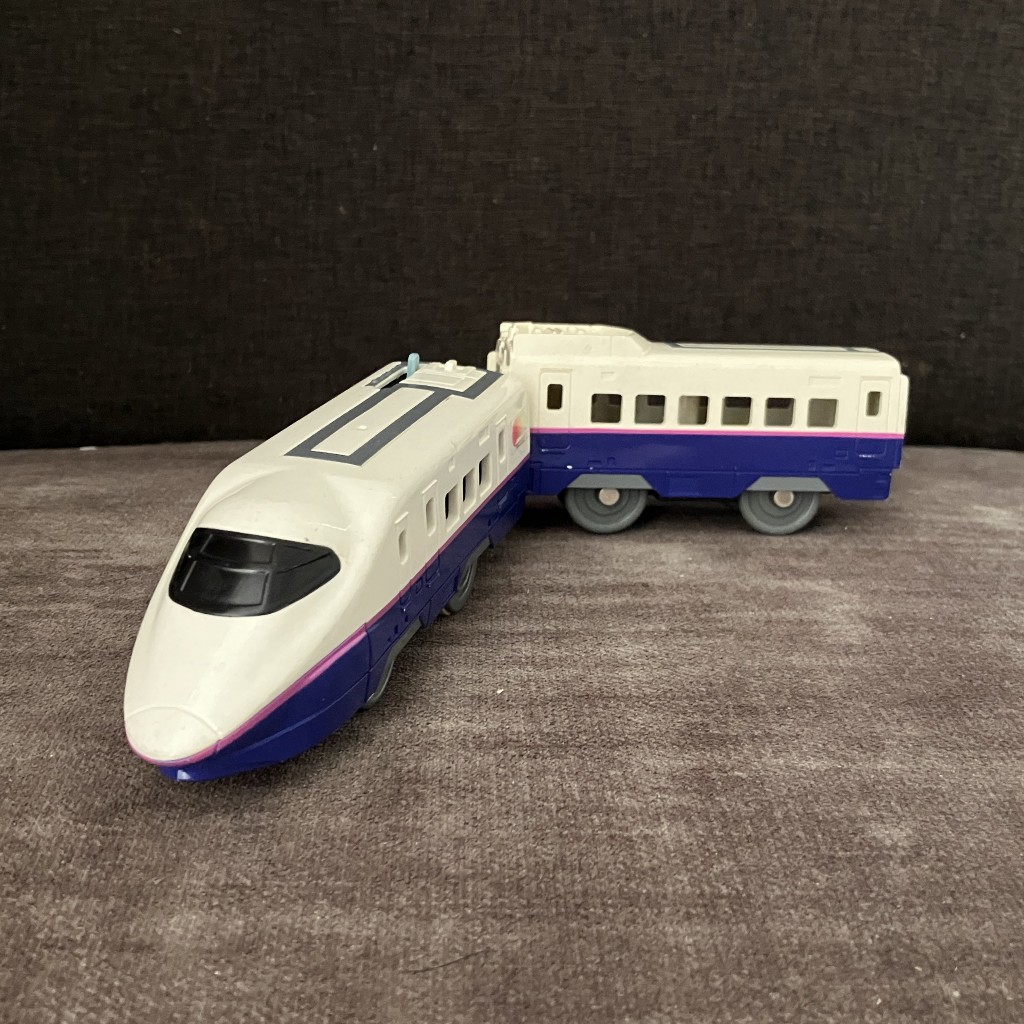 Preloved Tomy Plarail Japan S-08 E2 series train set battery operated ...