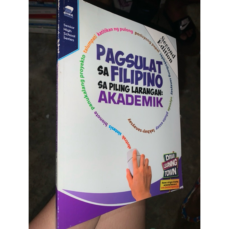 Pagsulat sa Filipino sa Piling Larangan: Akademik | Shopee Philippines
