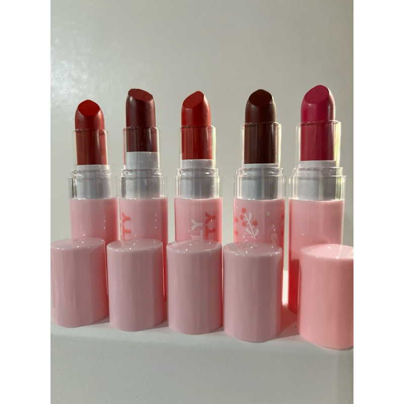 Avon lipstick Simply Pretty Matte Lipstick 4 g | Shopee Philippines