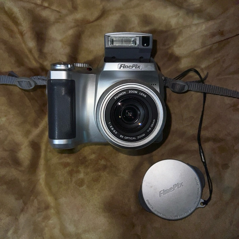 Fujifilm Finepix S304 Digital Camera Digicam Tested Popup Flash Silver ...