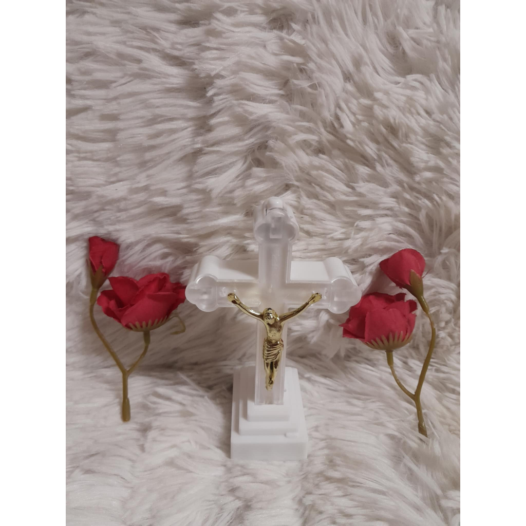 NEW JESUS CRUCIFIX CROSS STAND GOLD WITH FREE BATTERIES TRIPLE AAA ...