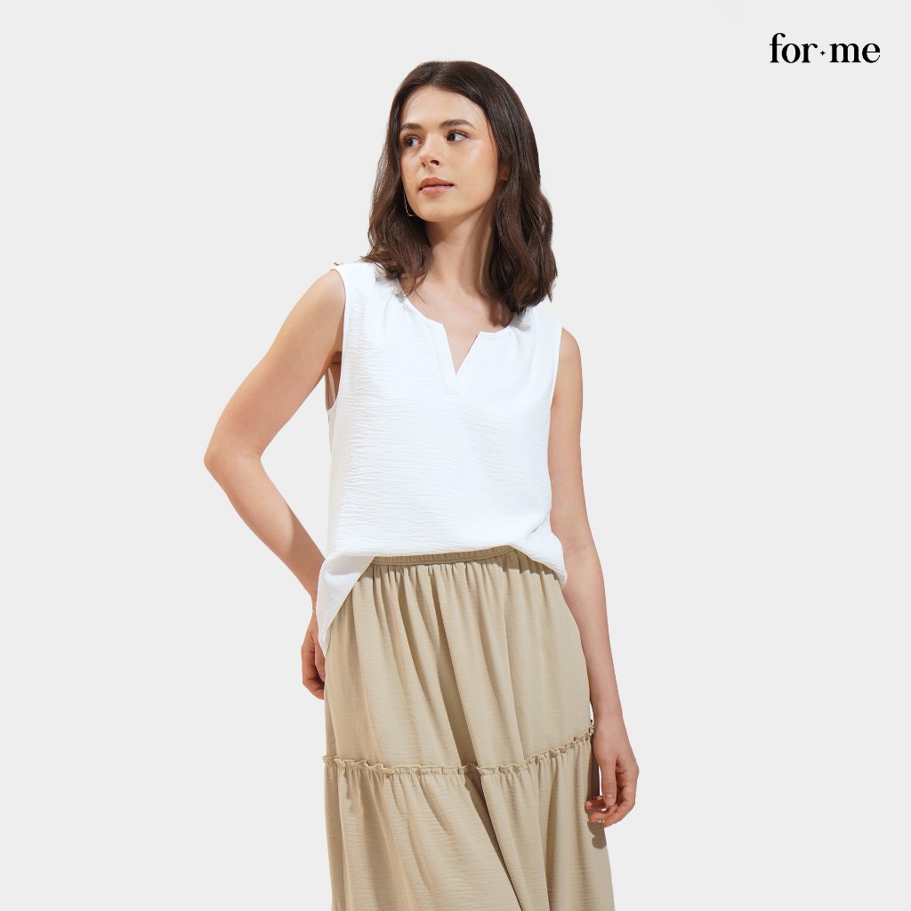 ForMe Sleeveless Blouse with Round Neckline And Keyhole Front For Women ...