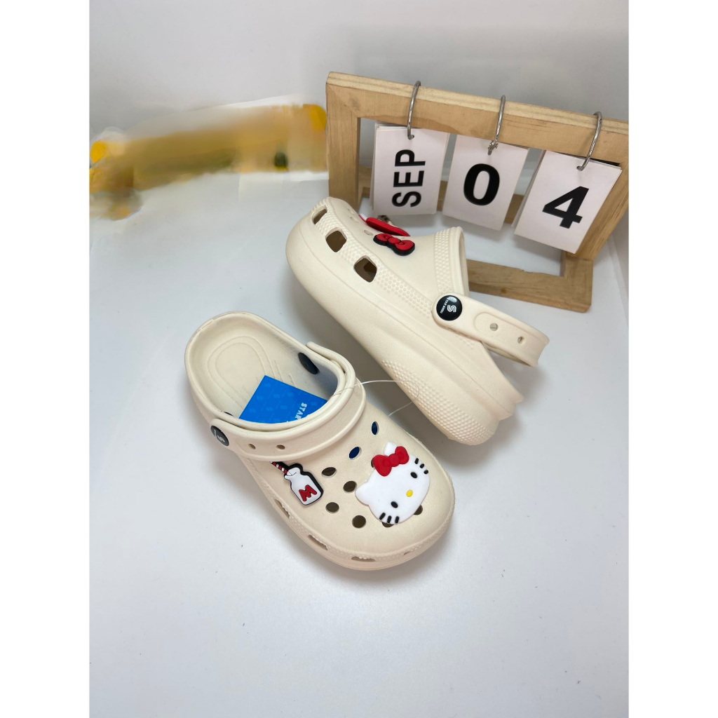 24242 crush clog lightweight hello kitty jibbitz design for kids(24-35 ...