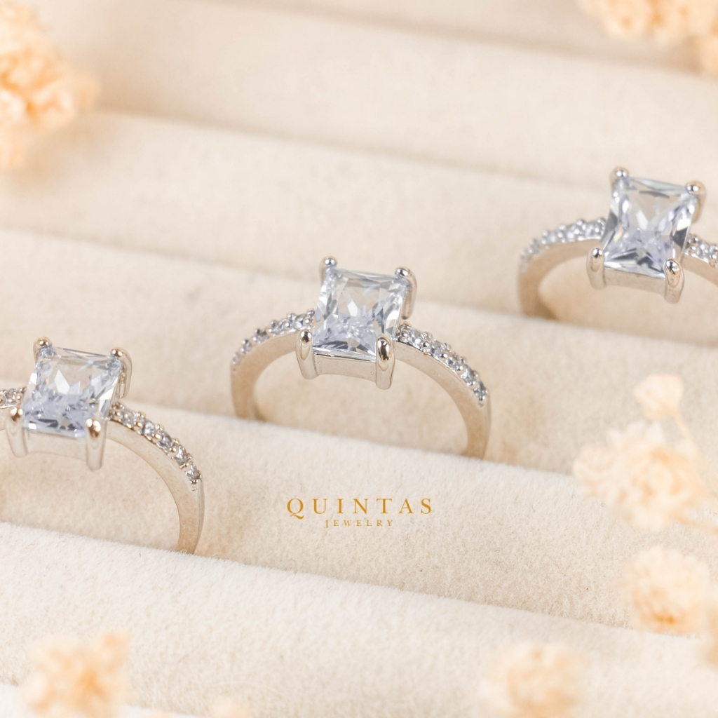 QUINTAS ™ Queen's Diamond Silver Ring (Adjustable) (With FREE Jewelry ...