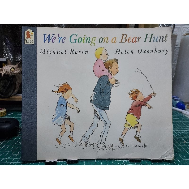 We're Going on a Bear Hunt ~ Michael Rosen & Helen Oxenbury ~ | Shopee ...