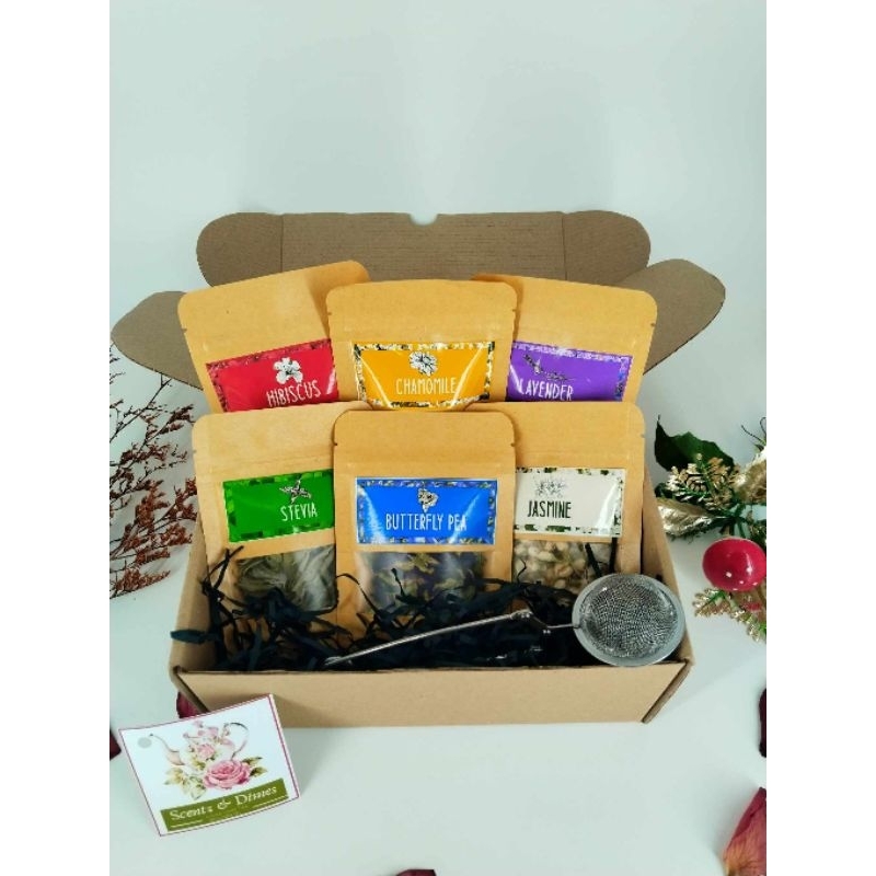 6 pouches of assorted teas in a box with Strainer with handle Giftset ...
