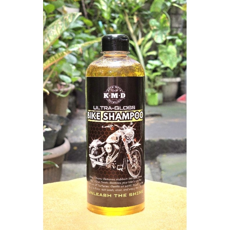 𝐔𝐥𝐭𝐫𝐚-𝐆𝐥𝐨𝐬𝐬 𝐌𝐨𝐭𝐨𝐫𝐜𝐲𝐜𝐥𝐞 𝐖𝐚𝐬𝐡 𝐒𝐡𝐚𝐦𝐩𝐨𝐨 𝐛𝐲 𝐊𝐌𝐃 𝟓𝟎𝟎𝐦𝐥 | Shopee Philippines