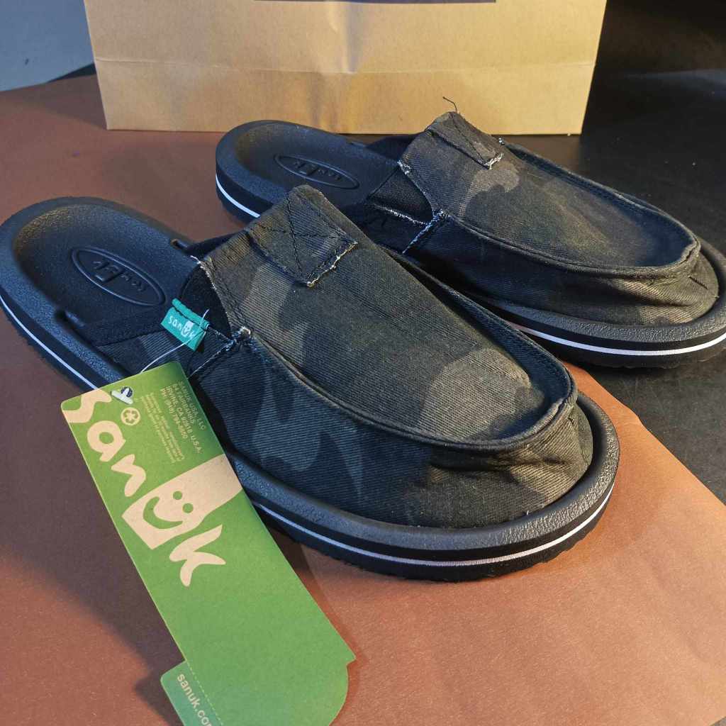 Sanuk shoes/slippers EOM makapal lightweight | Shopee Philippines
