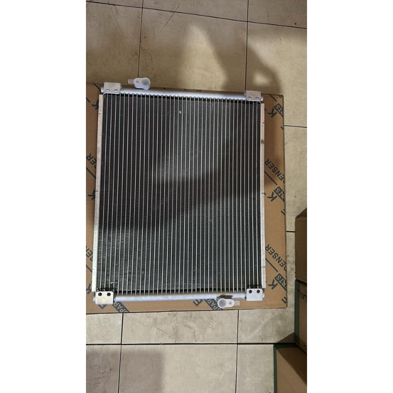 Condenser Toyota Hiace / Hi -ace ( 1994-2004 ) - Laminated - For Car Aircon | Shopee Philippines