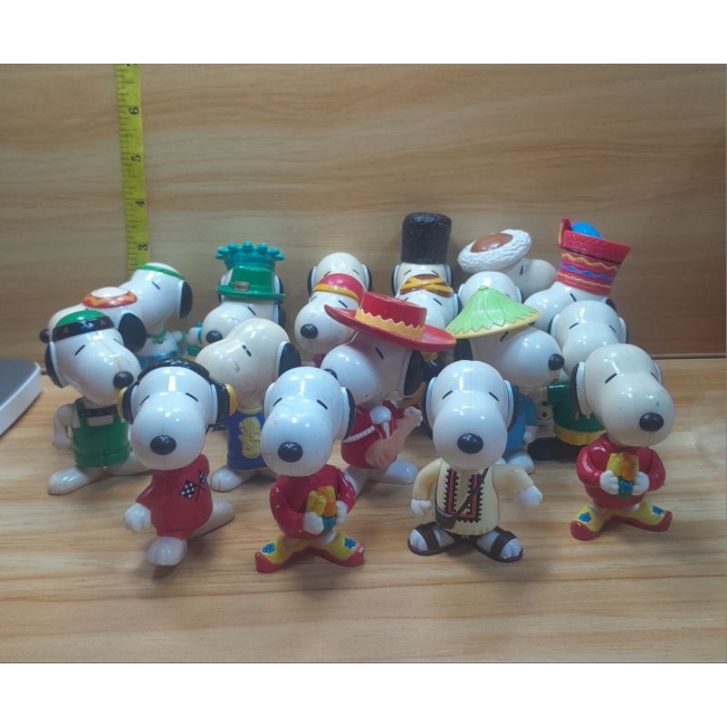 Snoopy around the world preloved | Shopee Philippines