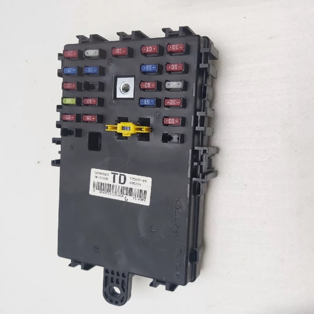 Applicable to Chevrolet Spark interior fuse box TD/TC for the model of ...