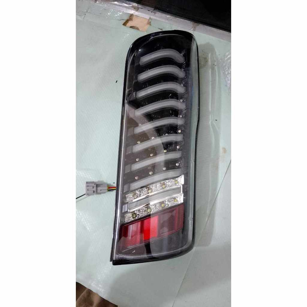 Nissan Urvan NV350 LED Tail light Tail lamp Assembly | Shopee Philippines