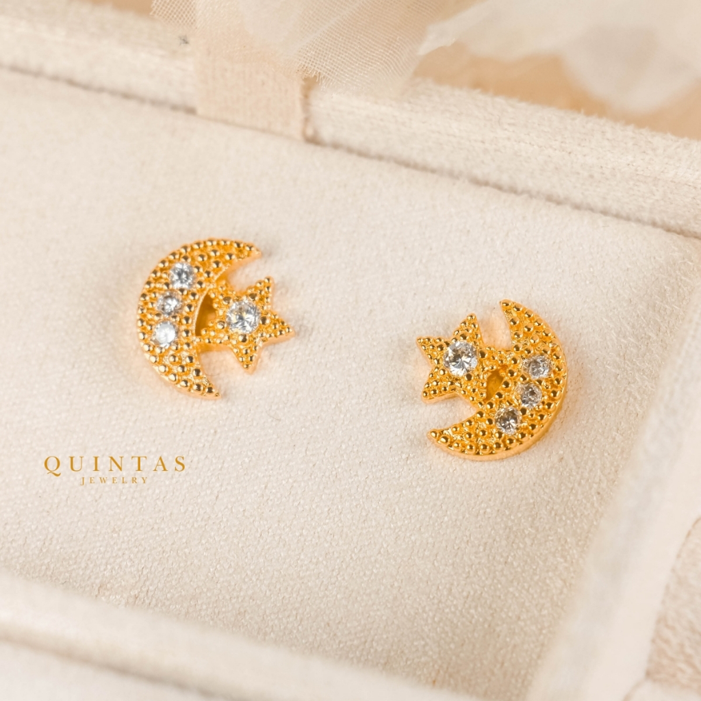 QUINTAS ™ Astrid Moon and Star Gold Stud Earrings (With FREE Jewelry ...