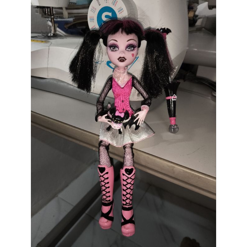 Collector's Item - Monster High Doll - Draculaura Basic Wave (Complete ...