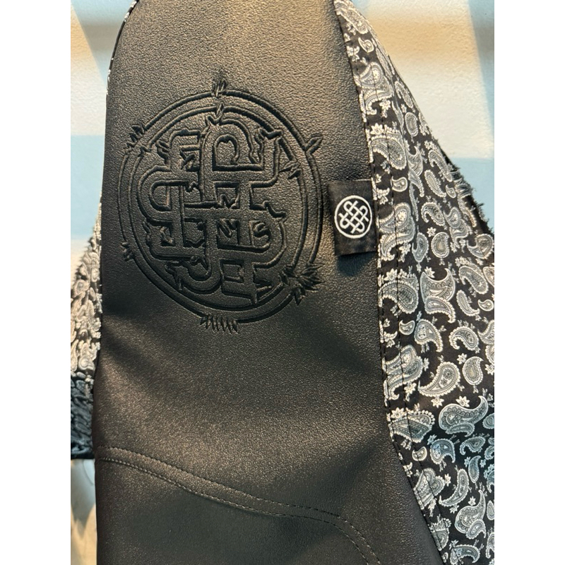INDO SEAT COVER INFINITY KNOT WITH BLACK PAISLEY | Shopee Philippines