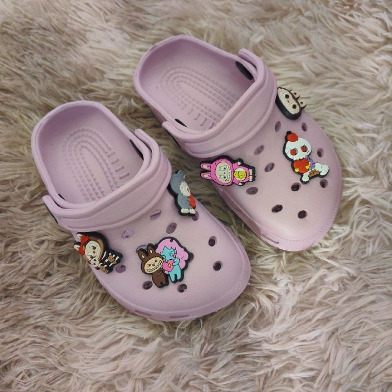 casual slip on sandals for kids beach hole shoes (free 4pcs random ...