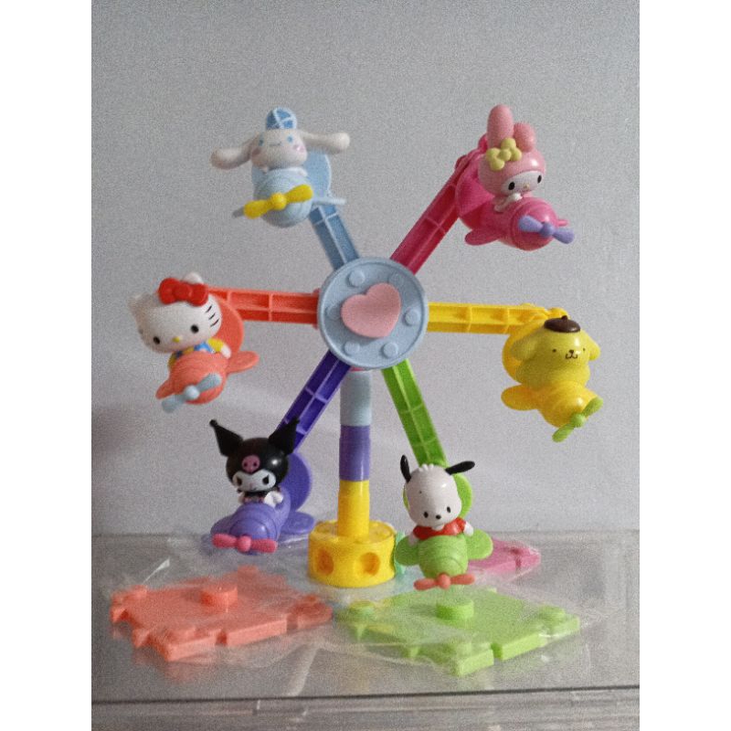 Complete Set Jollibee x Sanrio 2025 + free 1 random Sanrio key chain ...