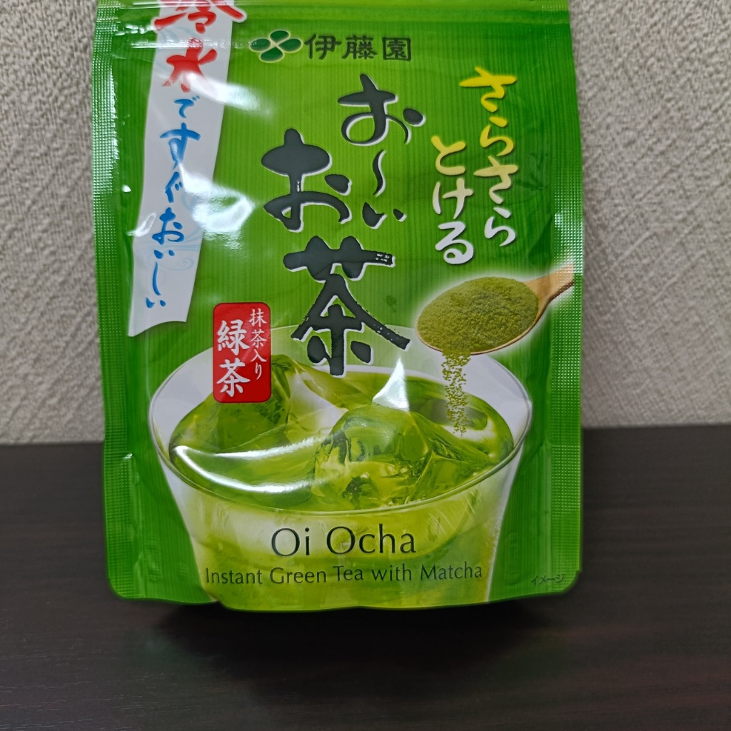 Ito En's Oi Ocha, powdered green tea with matcha that dissolves easily ...