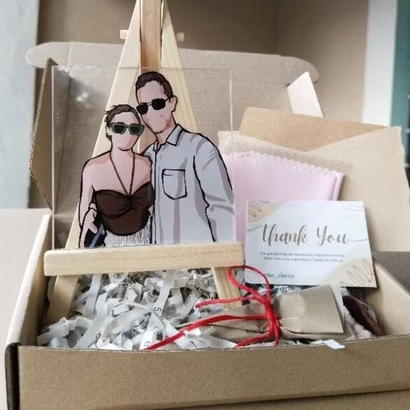 artist_clarize|Customized glass painting 3×3 w/stand|Read Description ...