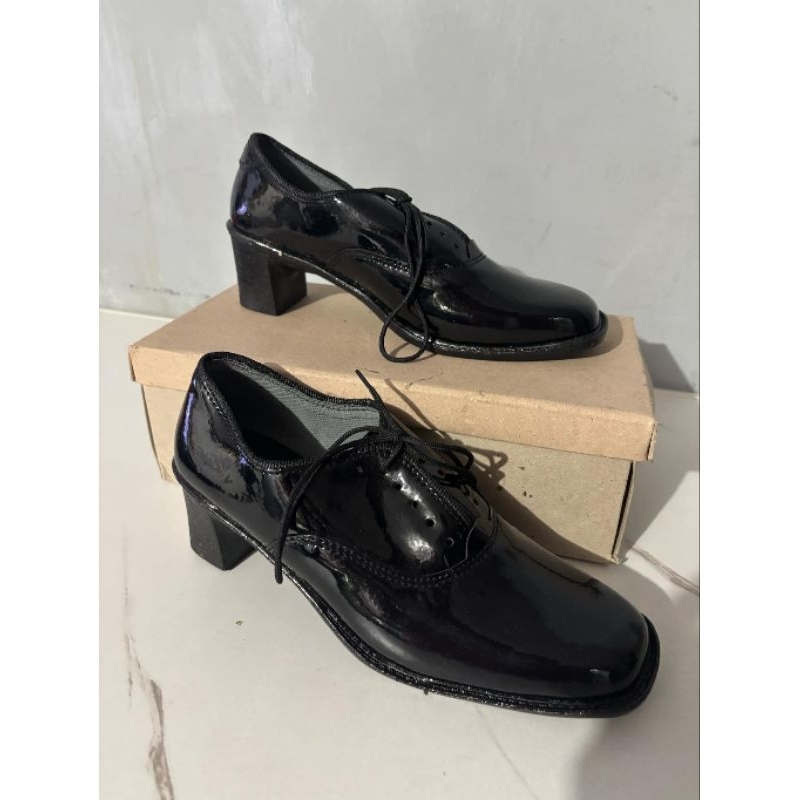 Lady guard shoes (charol-2 inches hills ) | Shopee Philippines
