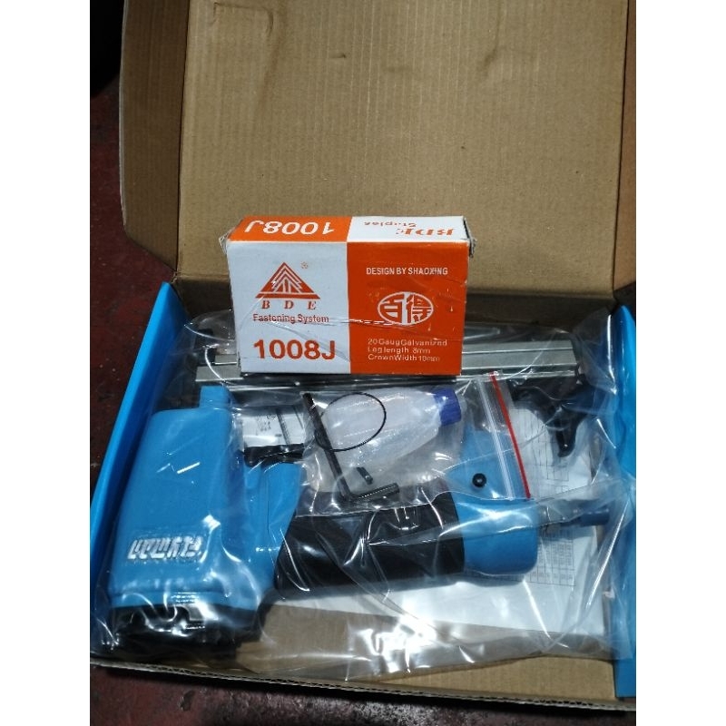 flyman original Air tacker and 1 box staples(bala) | Shopee Philippines