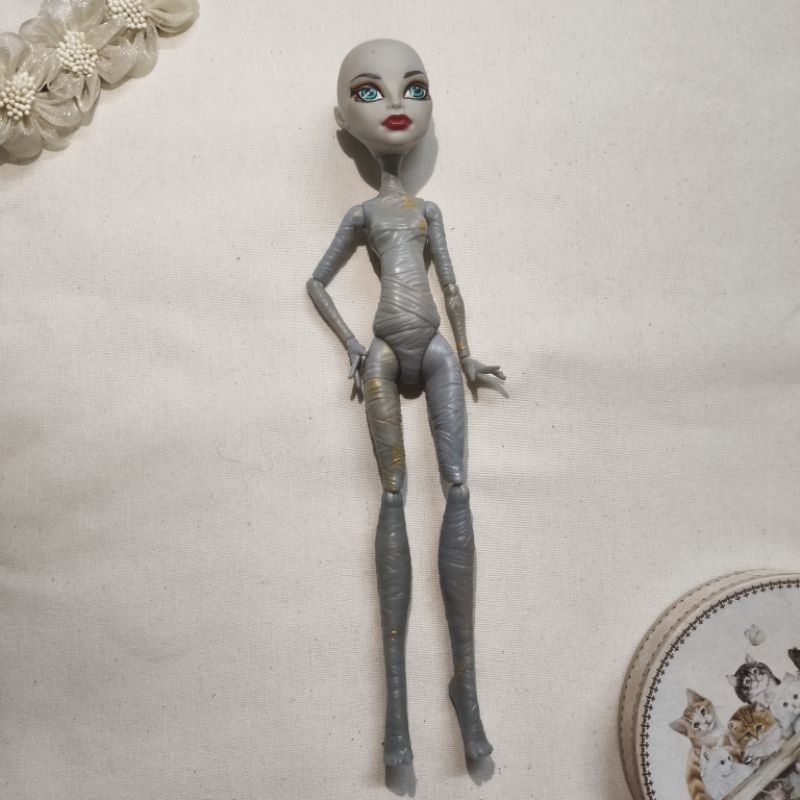 Take All Monster High Dolls - Create a Monster Doll Collections ...