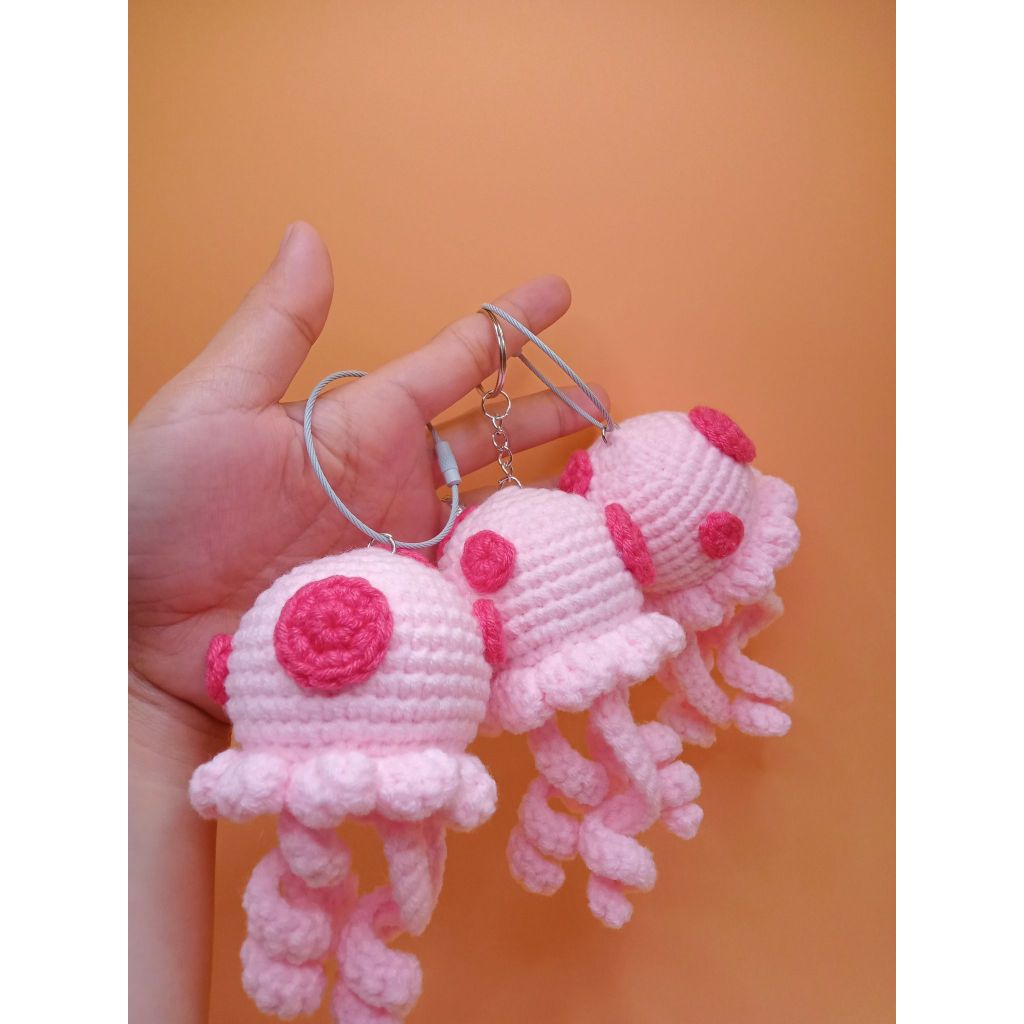 pre-order CROCHETED JELLYFISH KEYCHAIN ( SPONGEBOB )(6.5*12cm) | Shopee ...