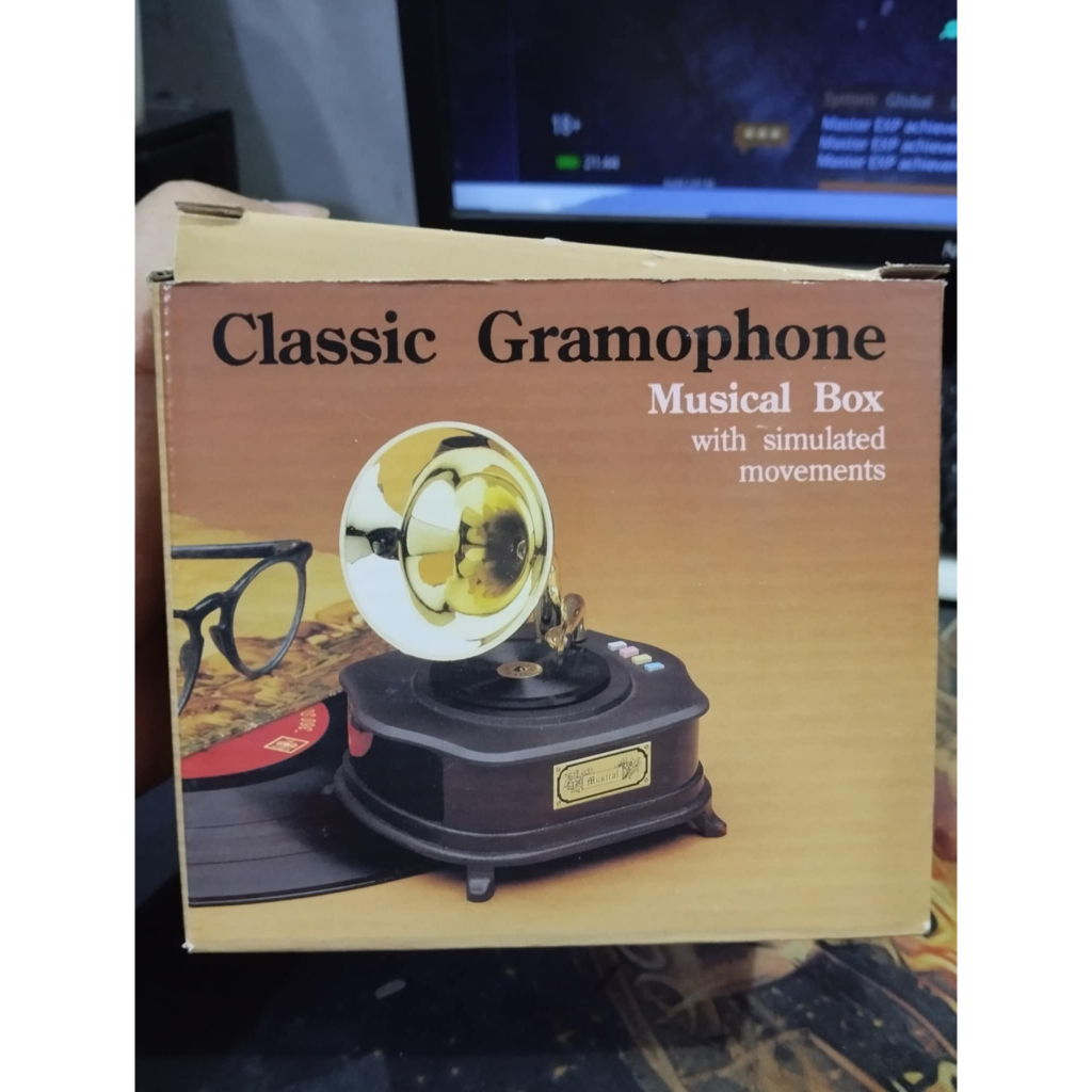 Classic Gramophone musical box with simulated movements | Shopee ...