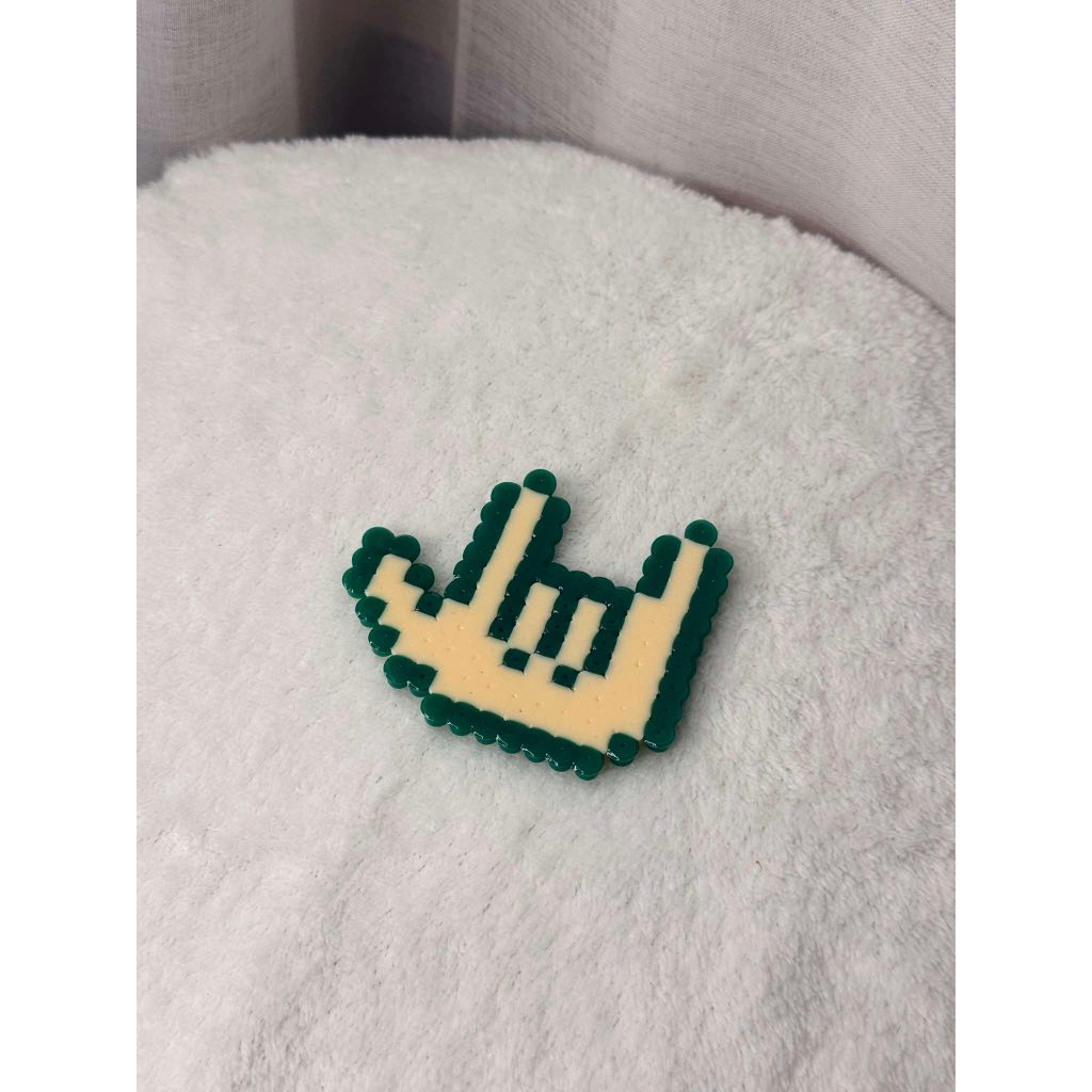 I LOVE YOU BROOCH PIN SIGN LANGUAGE DEAFINITELY BEAUTIFUL | Shopee ...