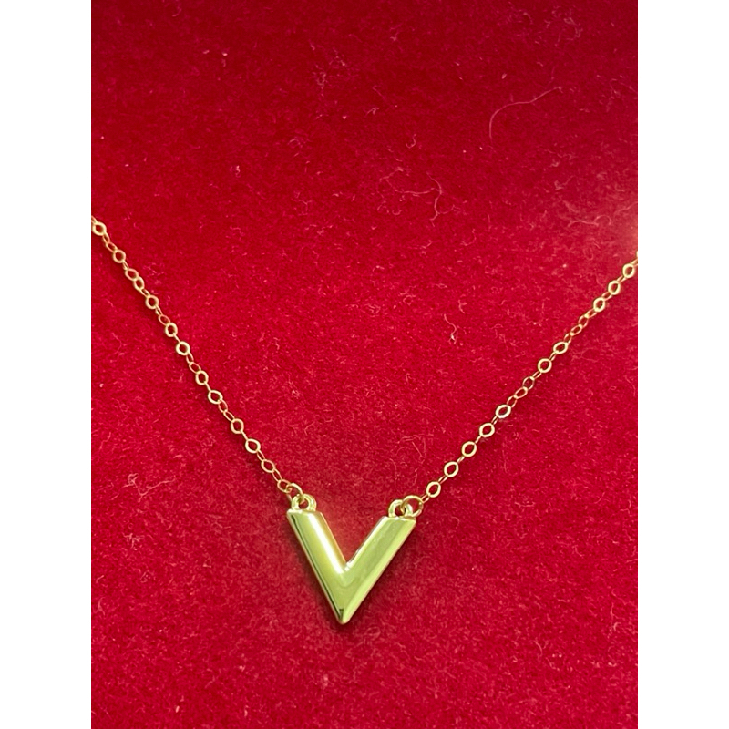 V Shape Design Centered Necklace 18 inches adjustable to 16 inches ...