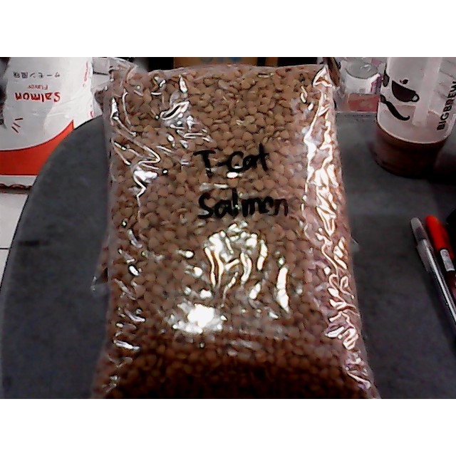 Toei Cat Salmon 1kg (Repacked) | Shopee Philippines