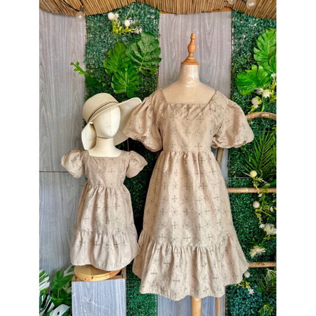 Bae Seok-ryu Mother & Daughter Twinning Matchy Eyelet dress Sold per ...