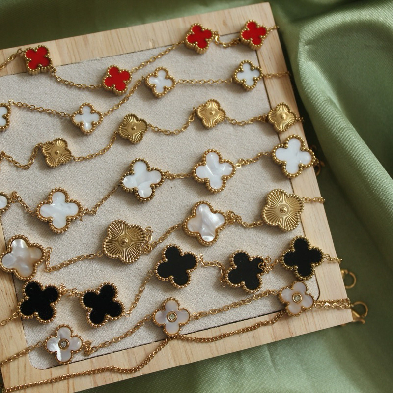 𝐁𝐫𝐚𝐜𝐞𝐥𝐞𝐭𝐬 𝐂𝐨𝐥𝐥𝐞𝐜𝐭𝐢𝐨𝐧 𝐈𝐈 | Four Leaf Clover Bracelets & Bangles | Gold ...