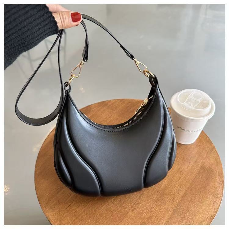 Mumu 8010 Cute Women Shoulder Kili Kili Bag PU Leather Half Moon Bags ...
