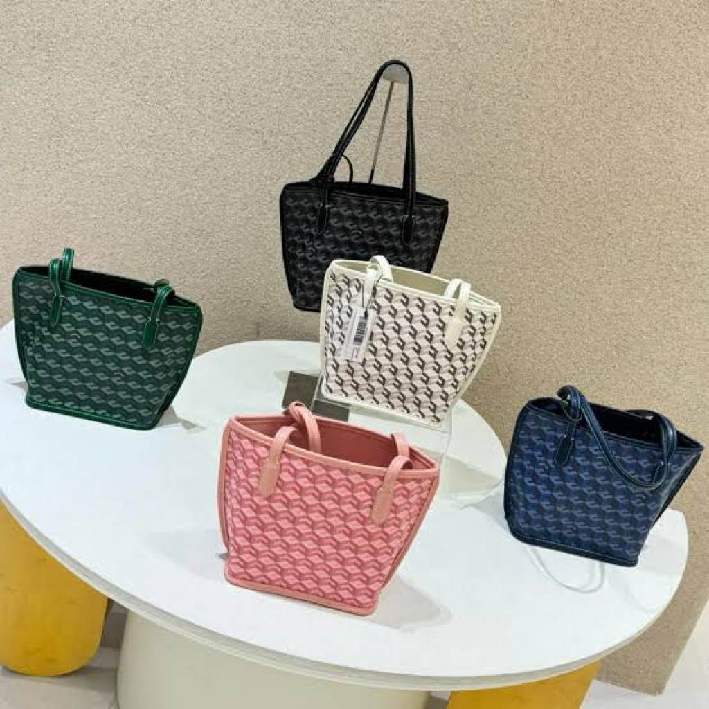 RUSSO MONOGRAM TOTE (CHRISTY NG) | Shopee Philippines