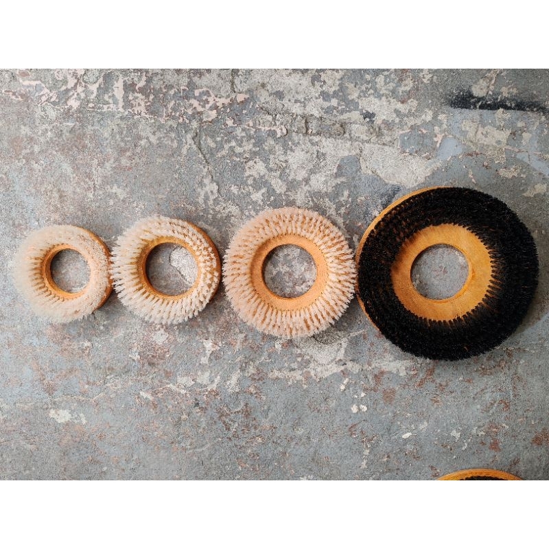 Wilson Nylon Brush 16", 13", 10", 8" Model 406, 330, 254, 203 Floor ...