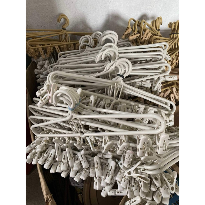 10 Clips Hanger Ipitan ng Damit Sipit | Shopee Philippines