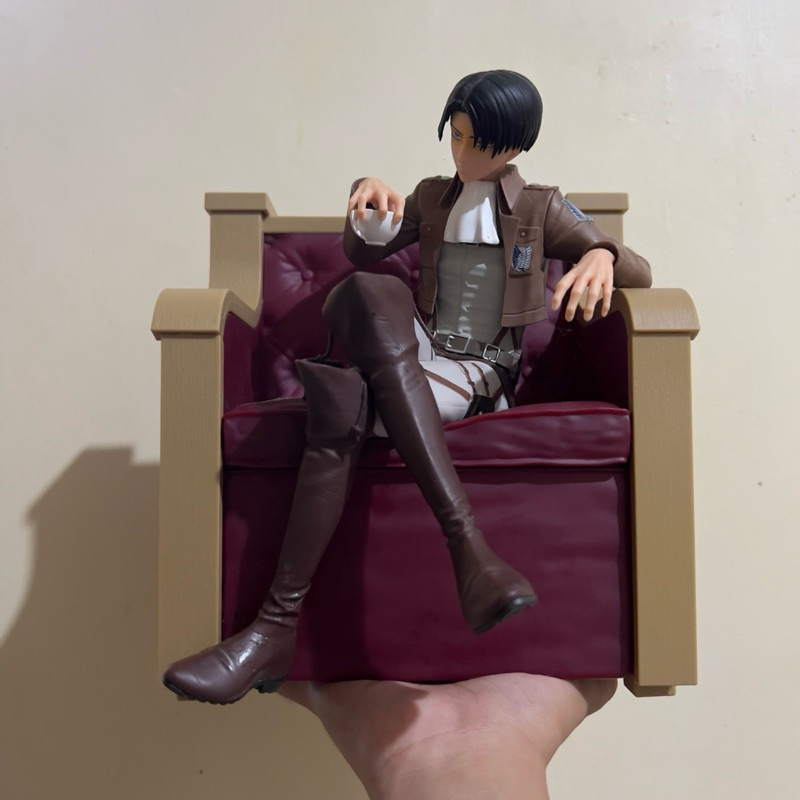UNIVERSAL STUDIOS JAPAN USJ 2022 ATTACK ON TITAN LEVI SITTING POPCORN ...