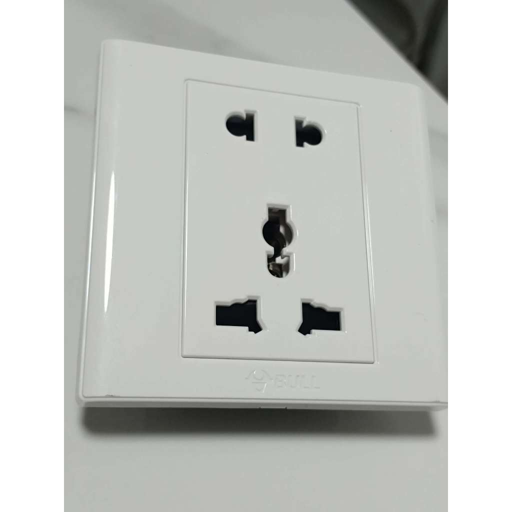 BULL. five-hole socket multi-functional two-and three-plug universal ...