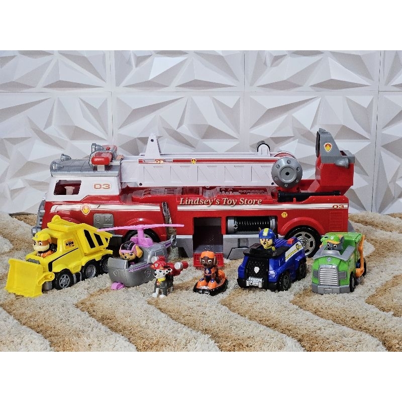 PAW PATROL- Ultimate Rescue Fire Truck with Extendable 2 Ft. Tall ...