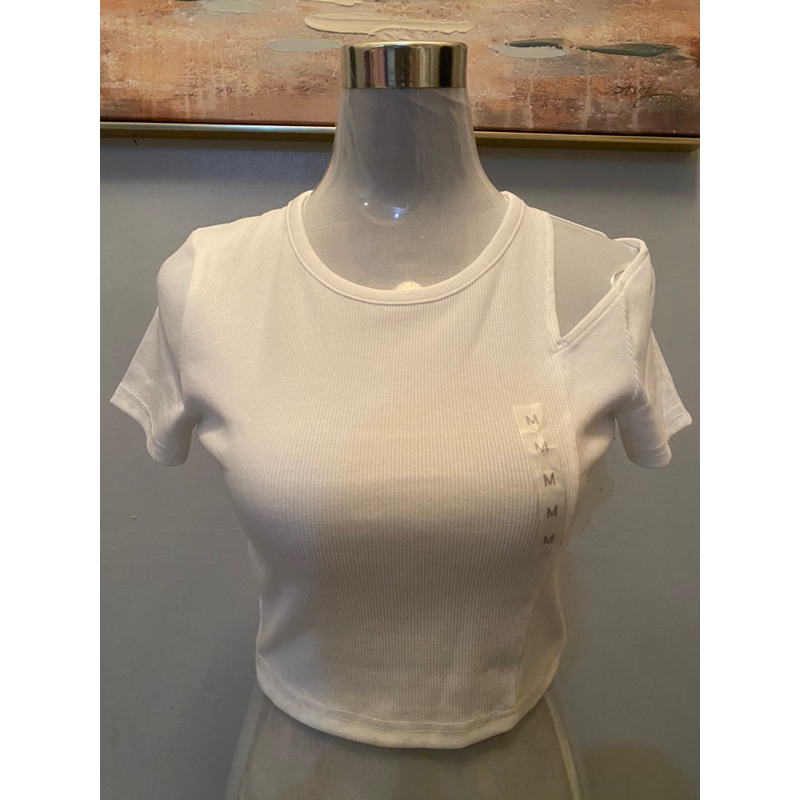 GU Woman Shoulder cutout T | Shopee Philippines