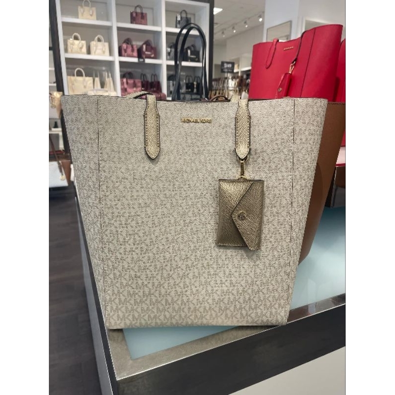 Michael kors Mk Vincent Large tote with coin pouch vanilla | Shopee ...