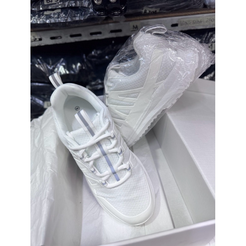 White Athletic Shoes PNP | Shopee Philippines