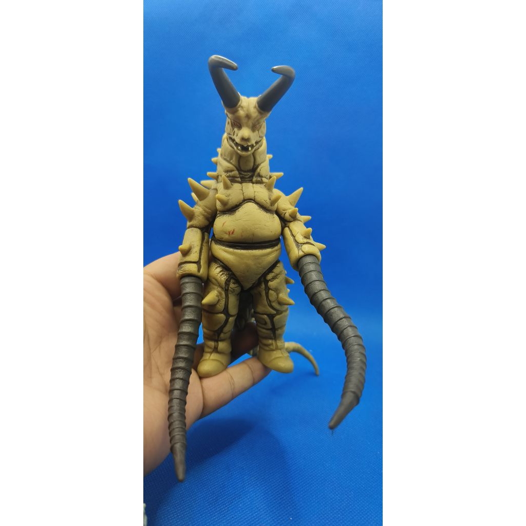 Bandai Ultra Kaiju Series Gudon 12 | 6" Ultraman Monster Soft Vinyl ...